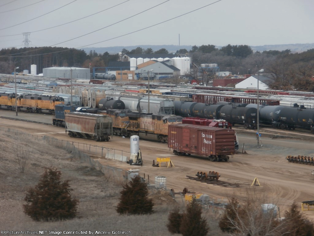 HLCX 1080 + More Diesel Trains